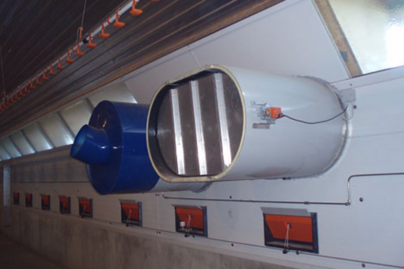 Construction of new poultry house with heat exchanger - Big Dutchman